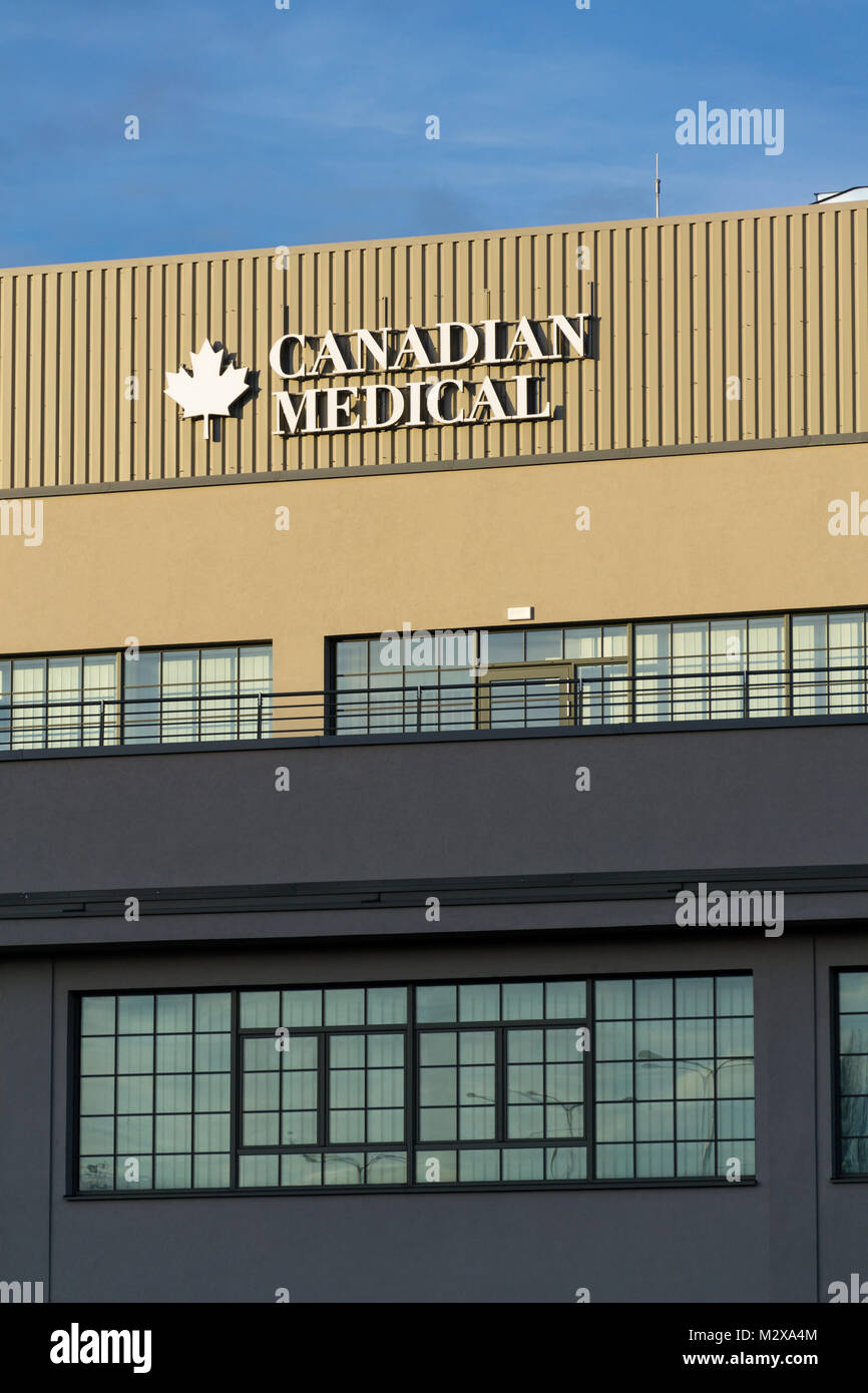 Medical service logo hi-res stock photography and images - Alamy