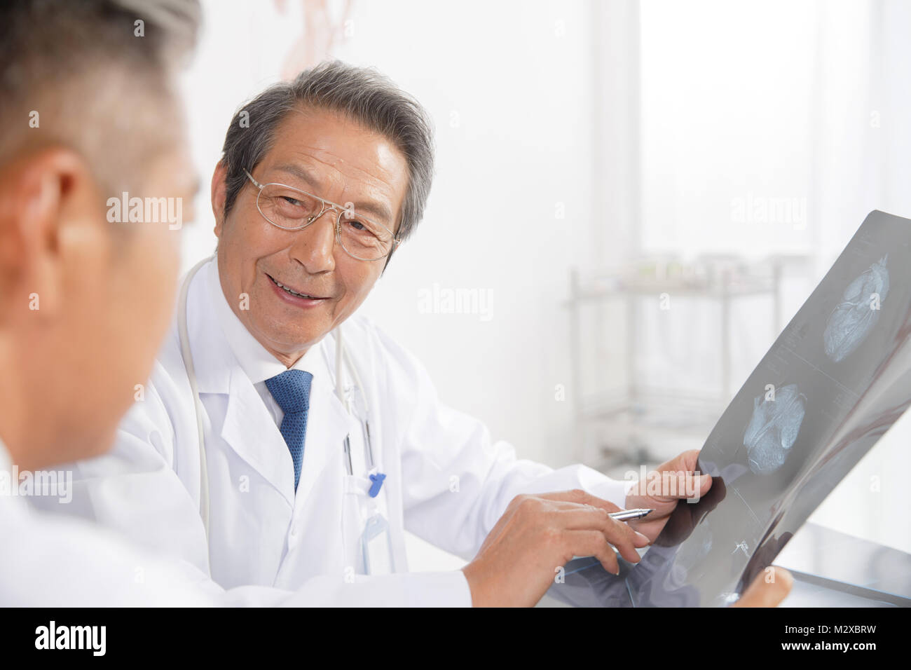Hospital private care doctor x ray hi-res stock photography and images ...