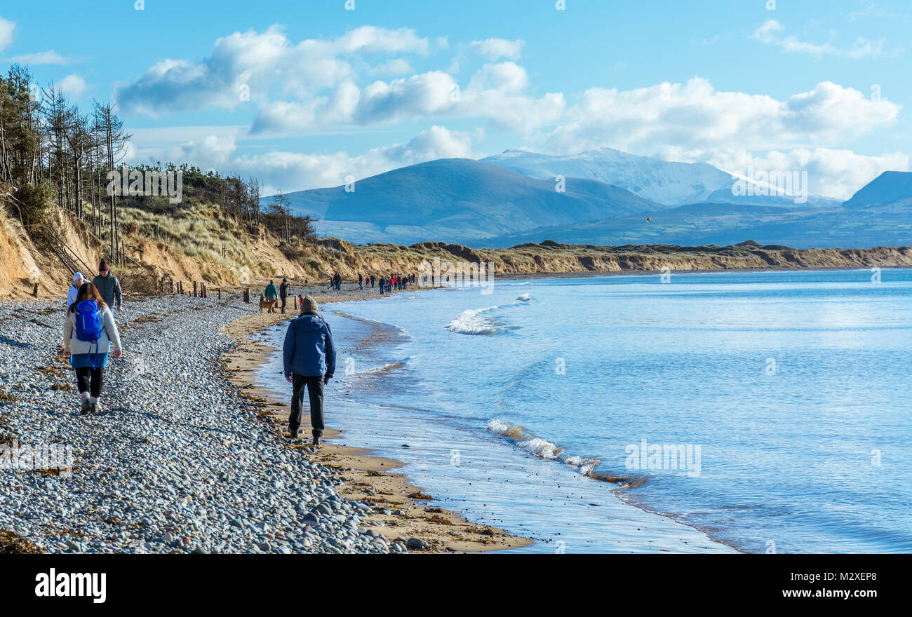 Anglesey coastal path walkers hi-res stock photography and images - Alamy