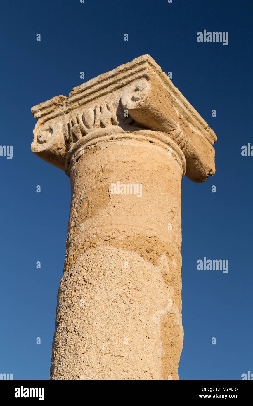 Roman pillars hi-res stock photography and images - Alamy