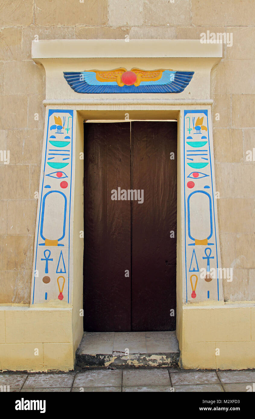 Entrance to antique Egyptian temple with traditional symbols Stock ...