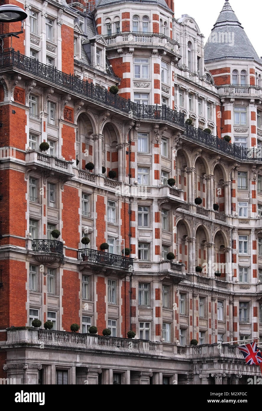 Detail of Victorian architecture building facade in London Stock Photo ...
