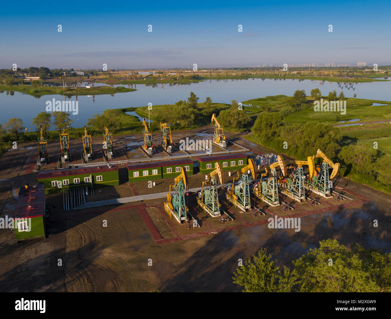 China oil rig heilongjiang High Resolution Stock Photography and Images ...