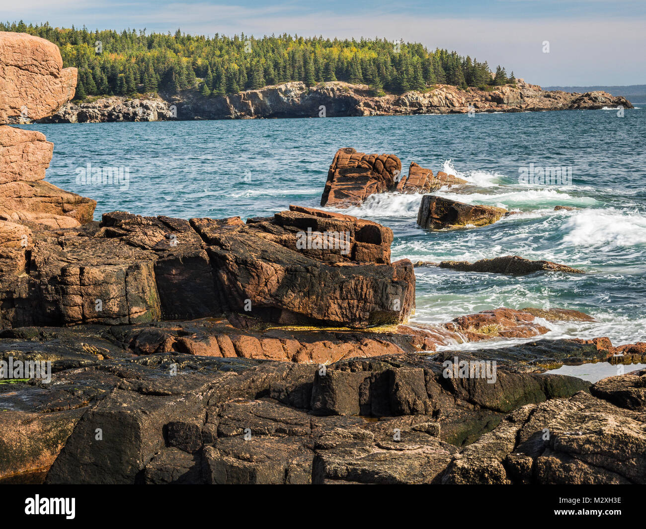 rocky shoreline acadia np maine Stock Photo - Alamy