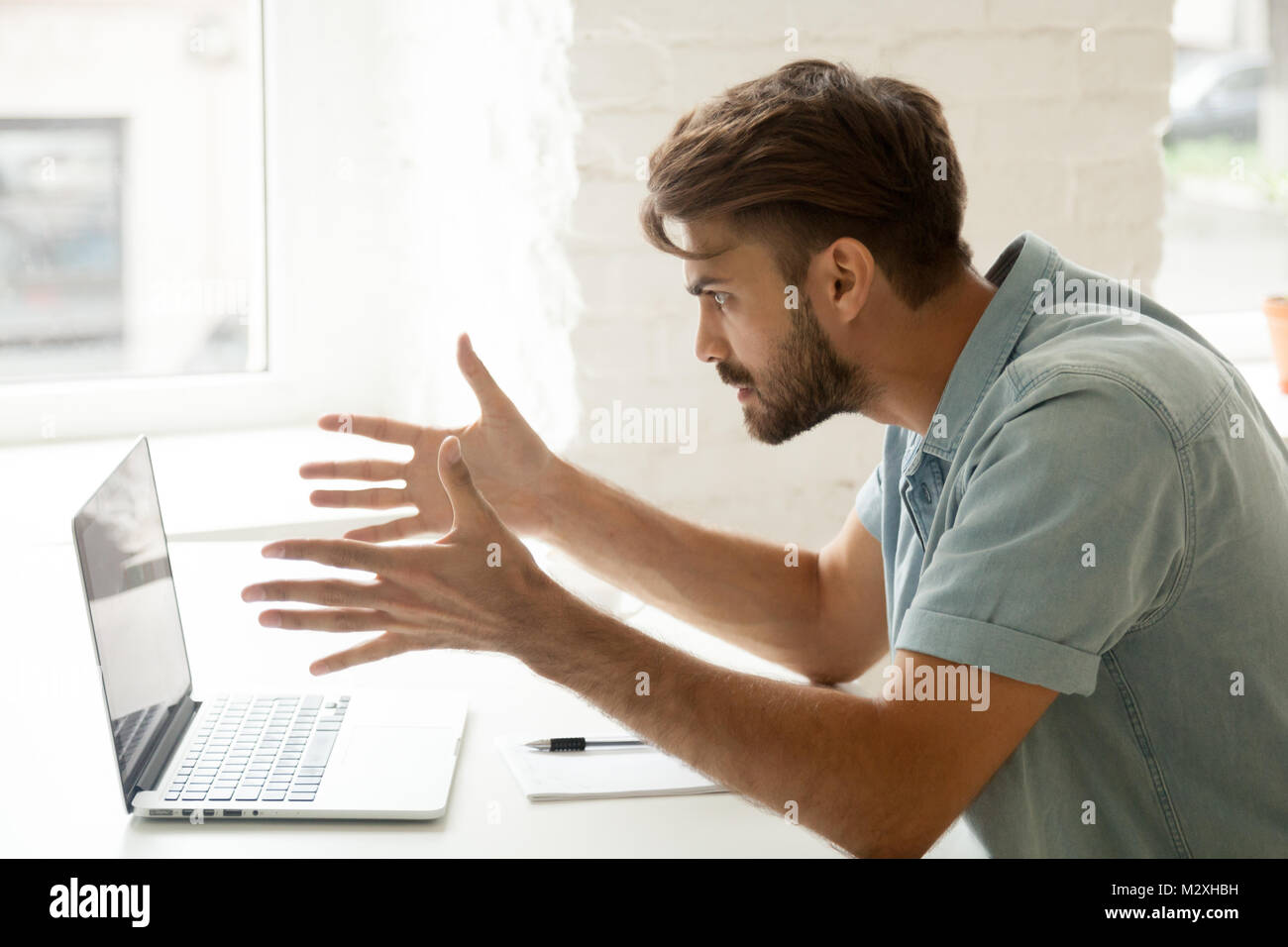 Angry computer man hi-res stock photography and images - Alamy