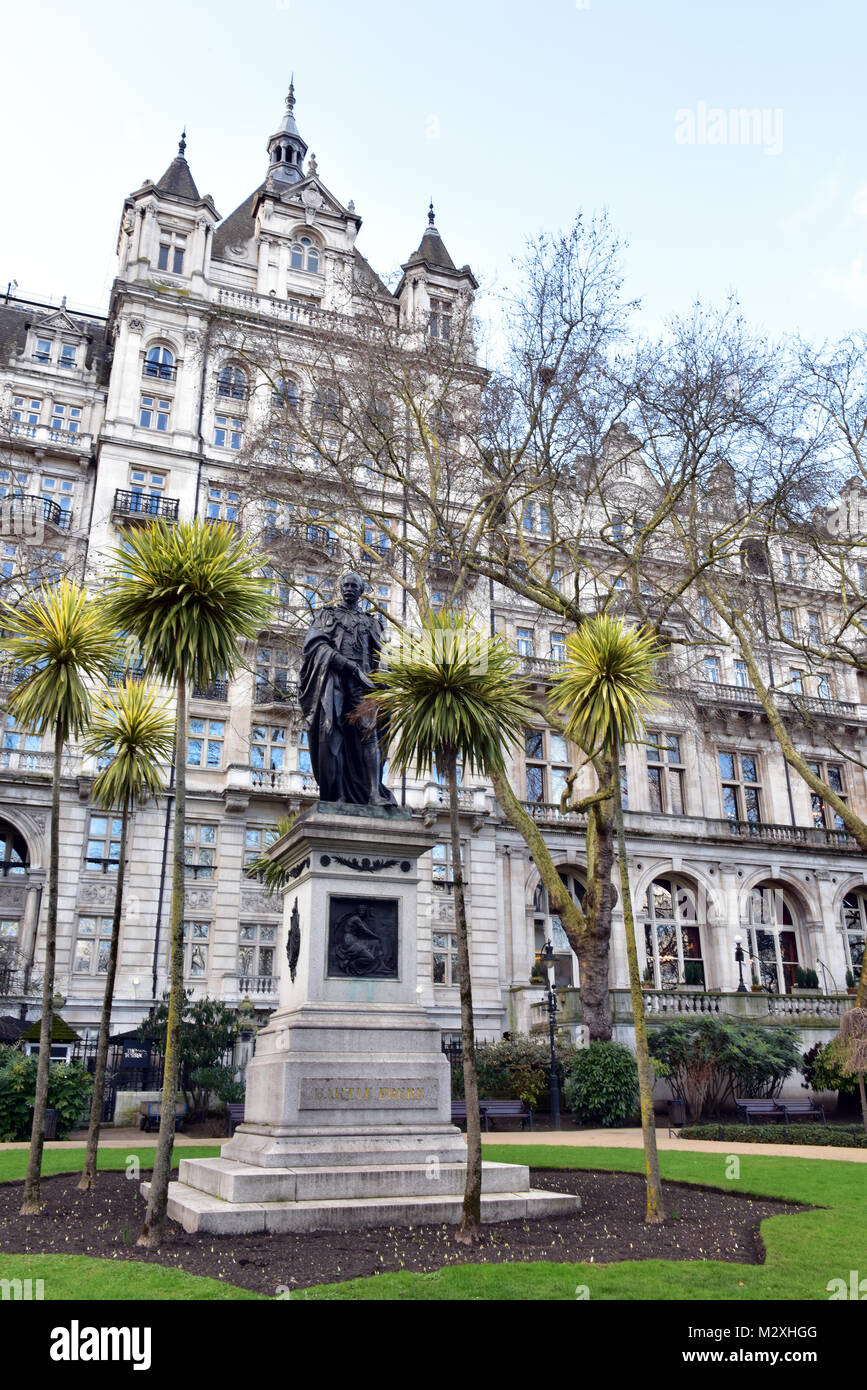Sir Henry Bartle Frere statue in front of whitehall court, whitehall ...