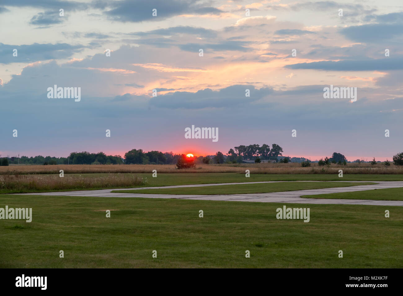 Empty airfield airstrip hi-res stock photography and images - Alamy