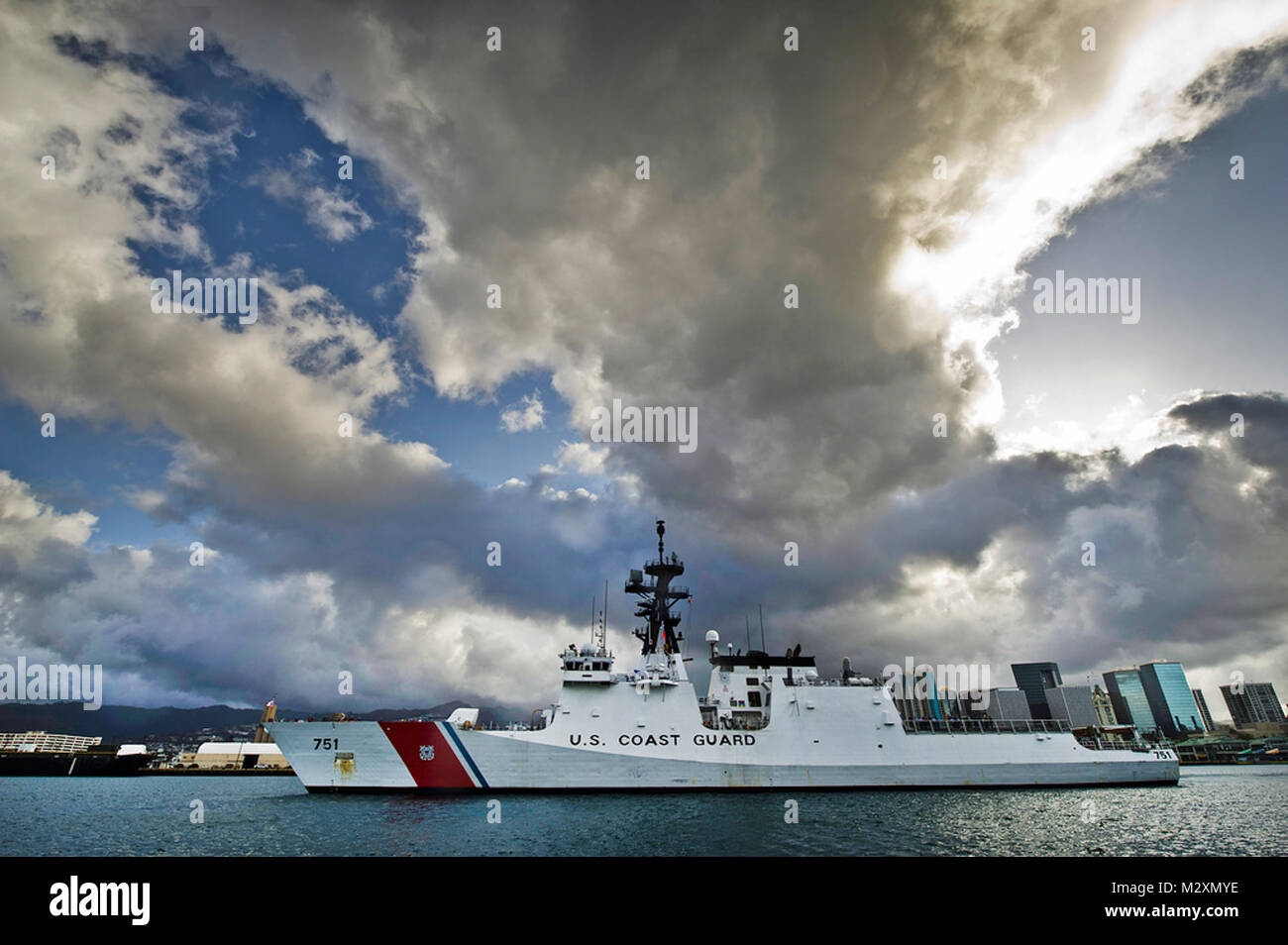 U.S. Coast Guard Cutter Waesche pulls into Honolulu Harbor by #PACOM ...