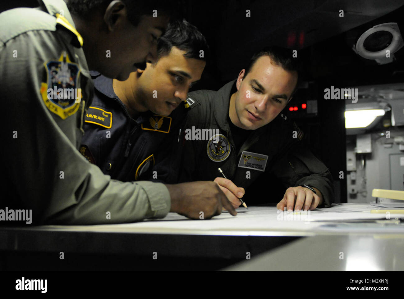 U s navy tactical action officer lt dan mitzner hi-res stock ...