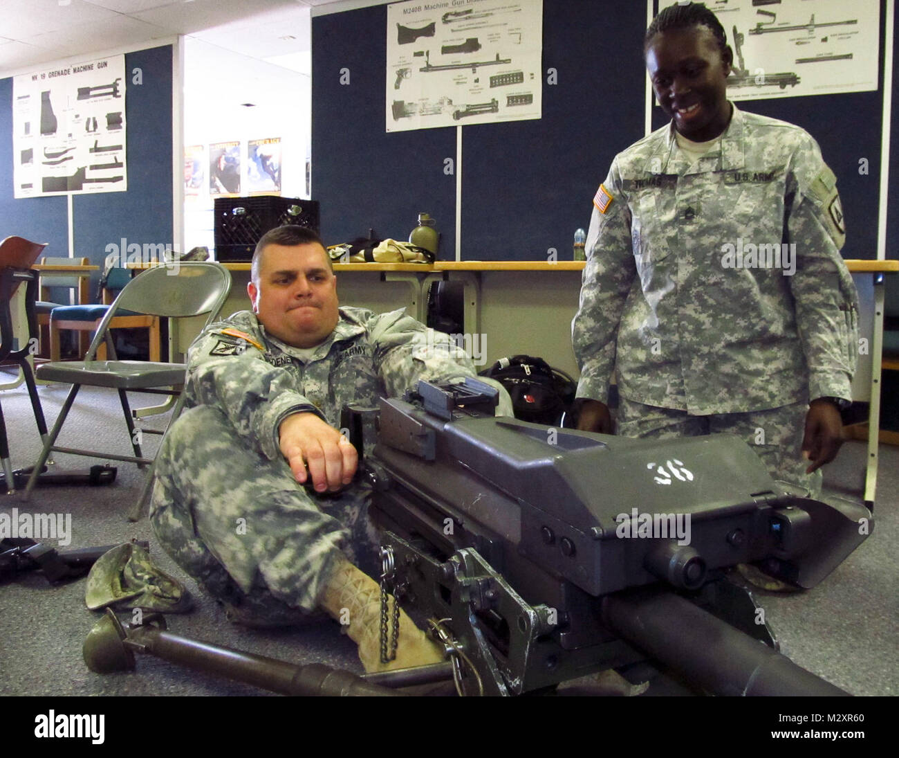 316th ESC Soldiers train on the MK19 Grenade Machine Gun by 316th ESC ...