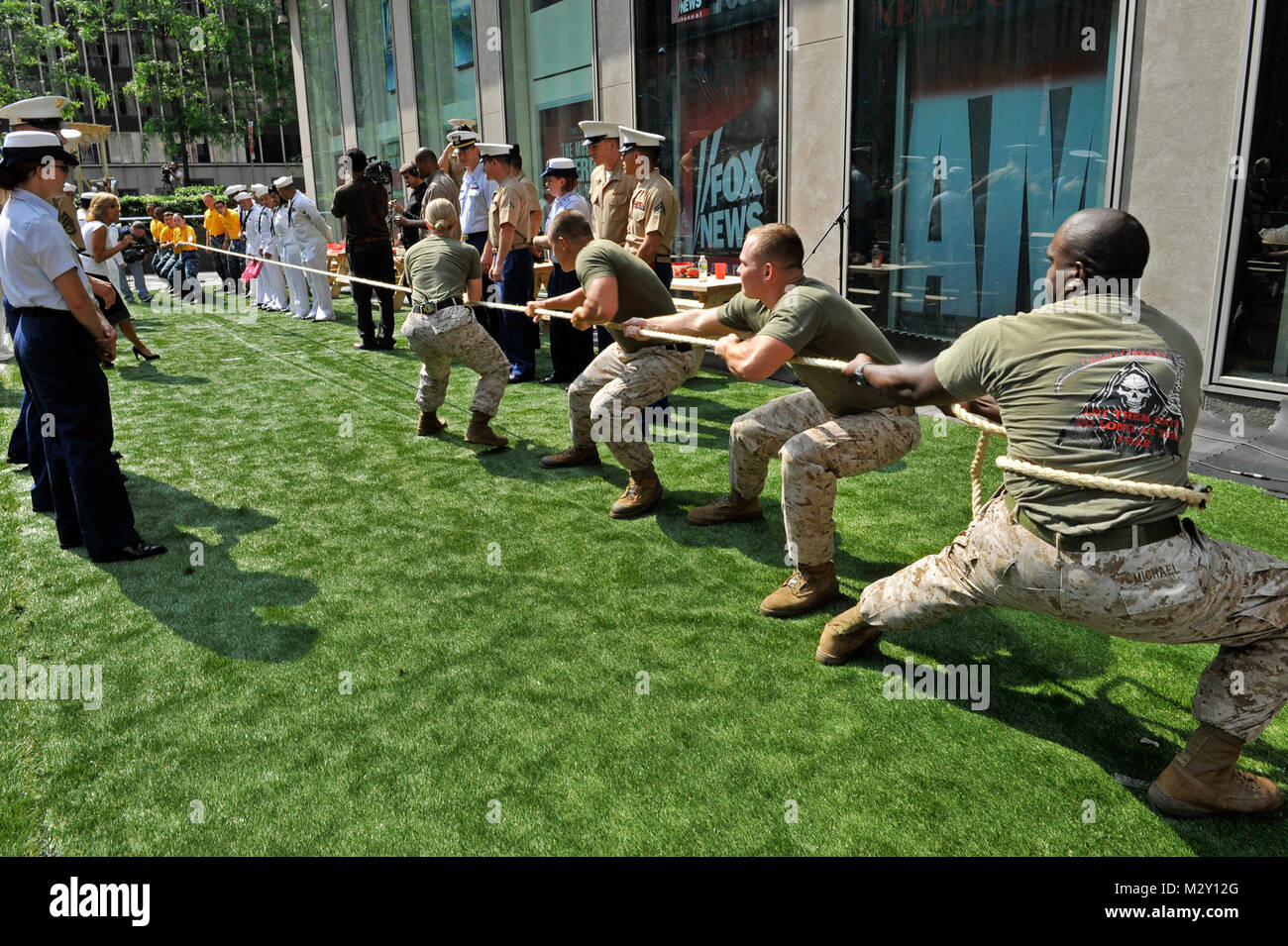 Tv tug of war hi-res stock photography and images - Alamy