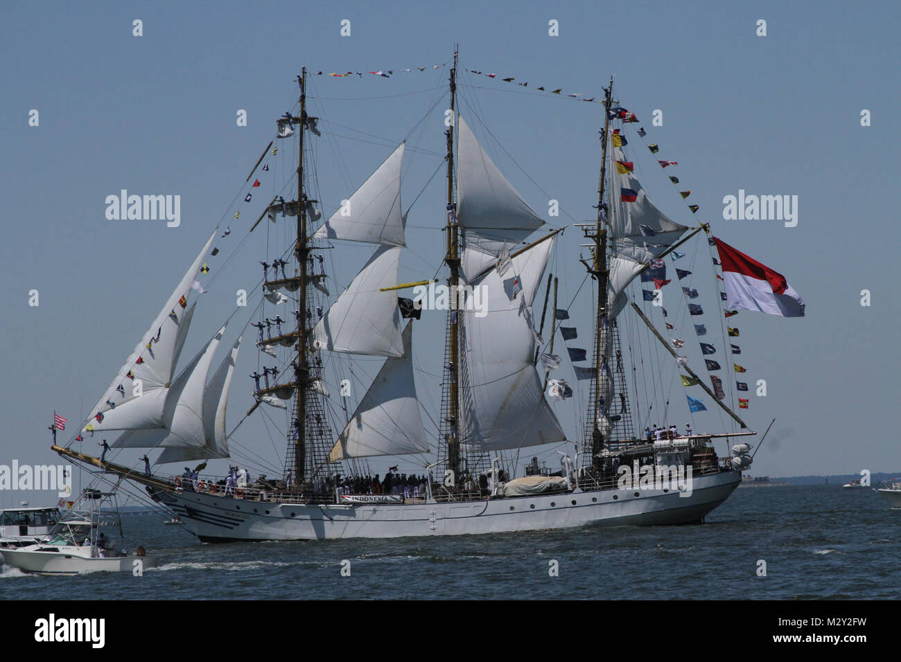 Parade of tall ships virginia hi-res stock photography and images - Alamy