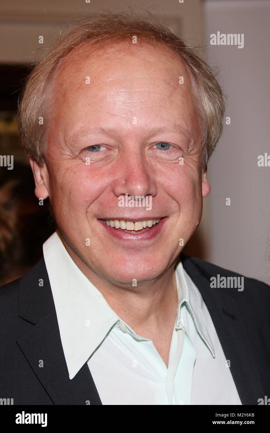 Tom buhrow at the premiere of hi-res stock photography and images - Alamy
