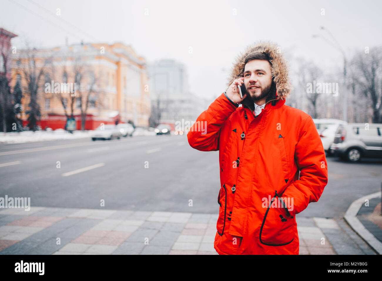 One talking head on screen hi-res stock photography and images - Alamy