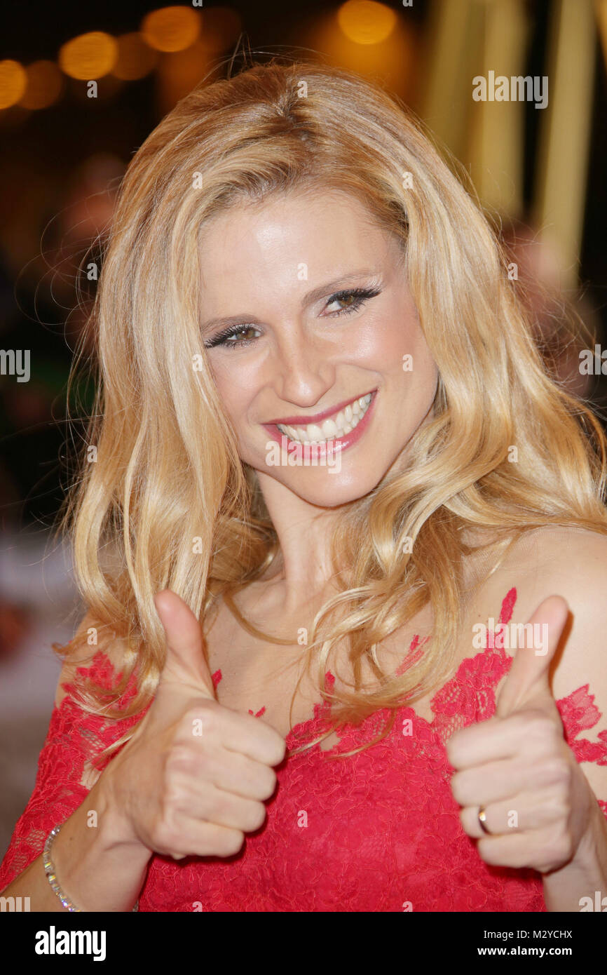 Michelle hunziker 2016 hi-res stock photography and images - Alamy