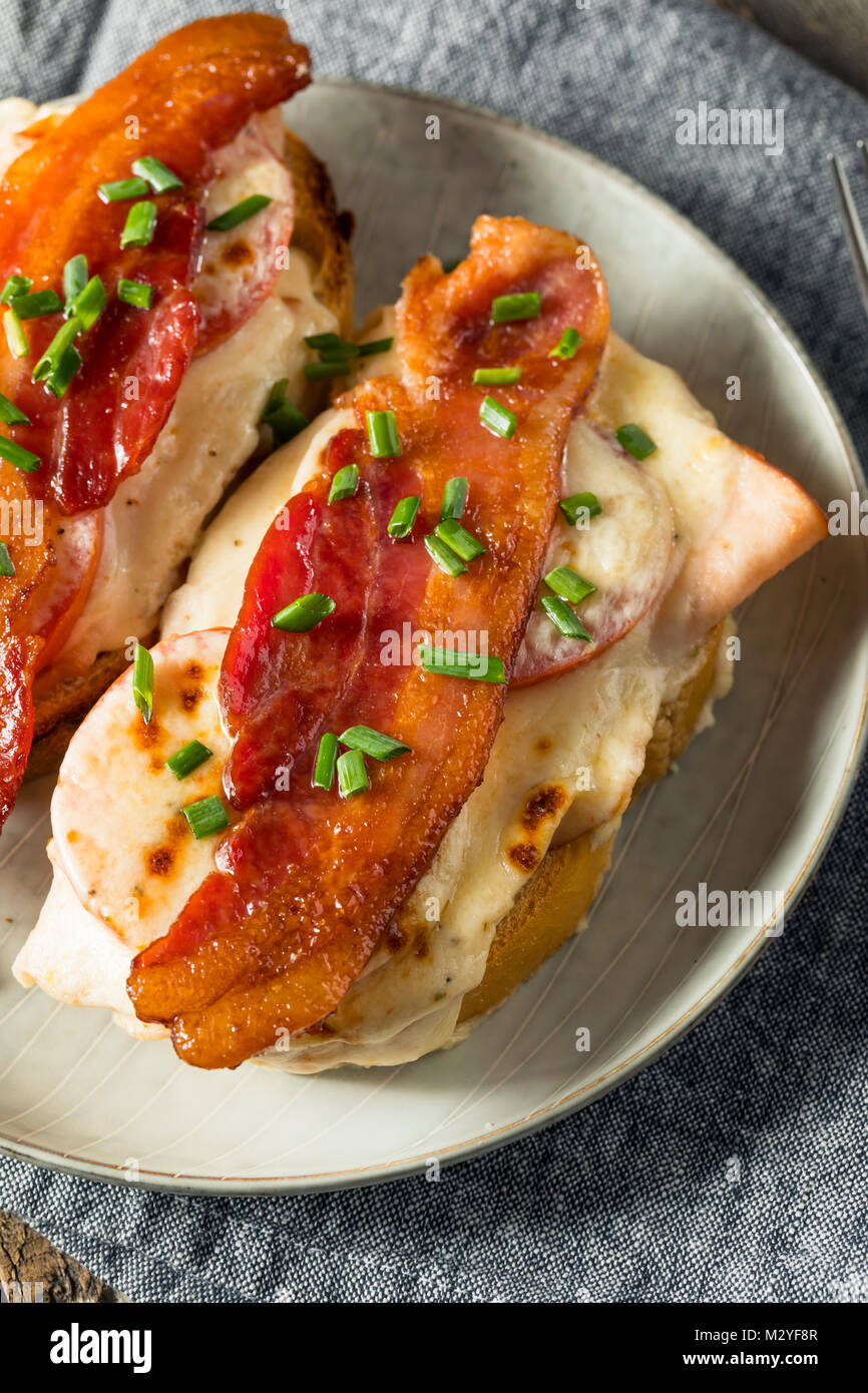 Homemade Baked Kentucky Hot Brown with Bacon Chicken and Cream Sauce ...