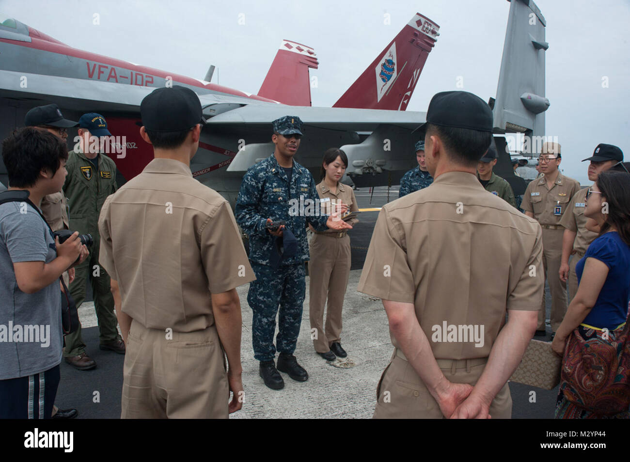 ROK visitors aboard the U.S. Navy's forward-deployed aircraft carrier ...