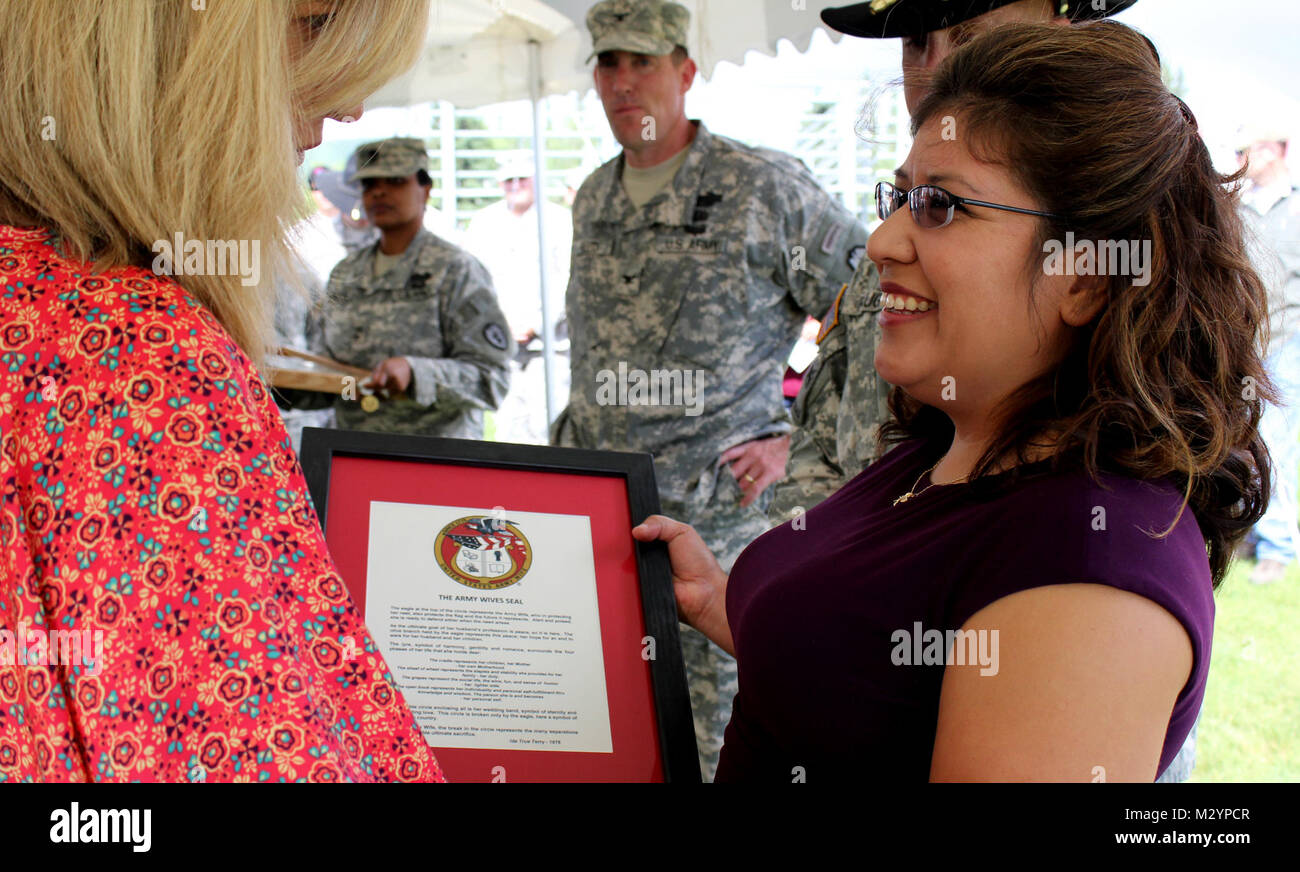 Kirsten Reed, wife of Col. Brian Reed, commander of the 1st Stryker ...
