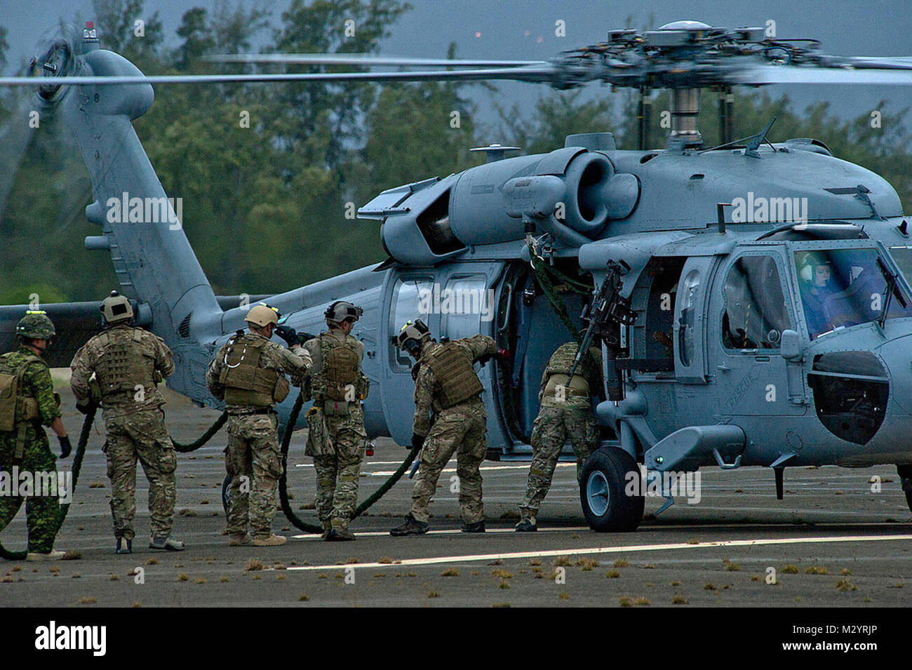 Us Army Helicopter Rope High Resolution Stock Photography and Images ...