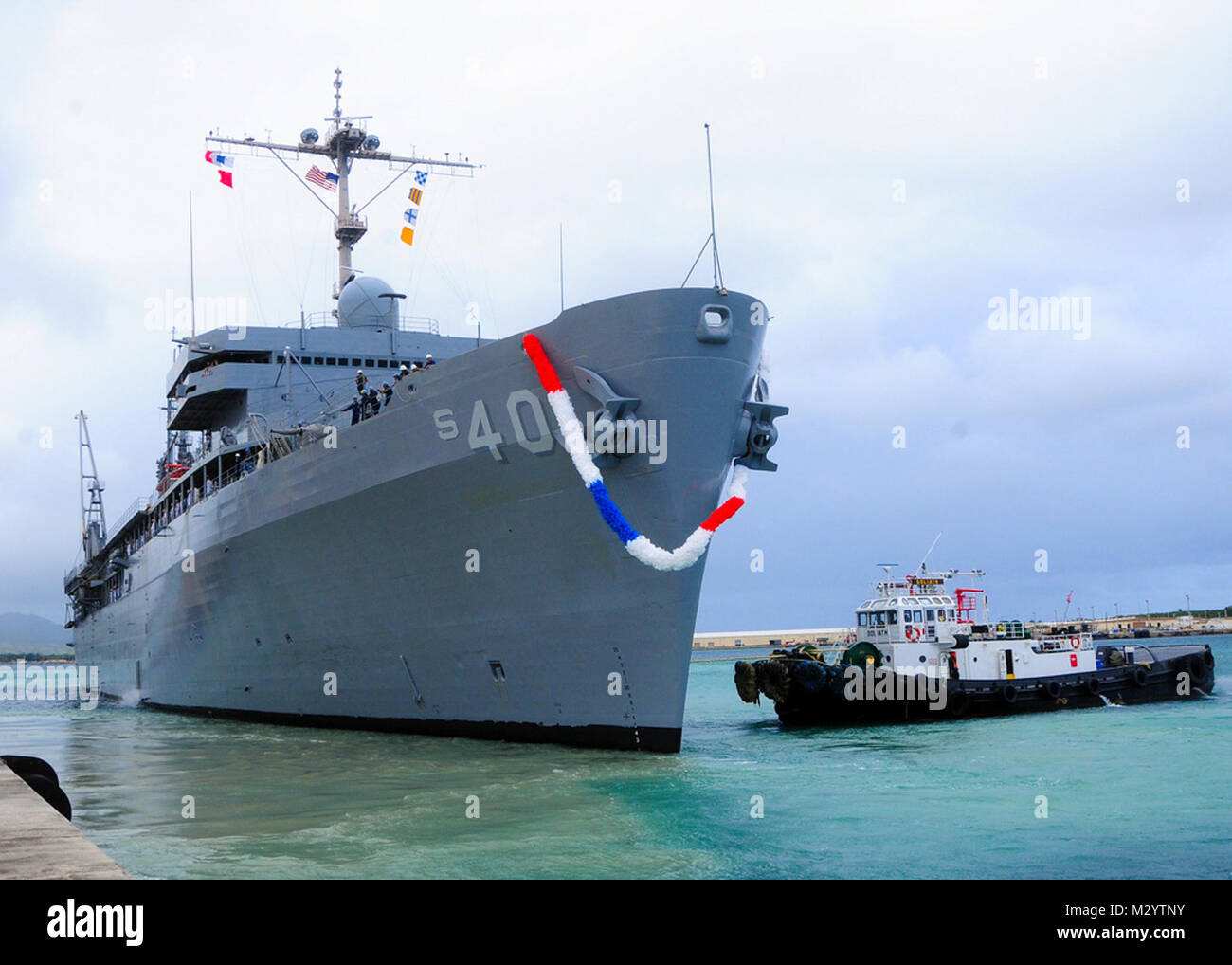 USS Frank Cable (AS 40) returns home following a 6-month regular ...