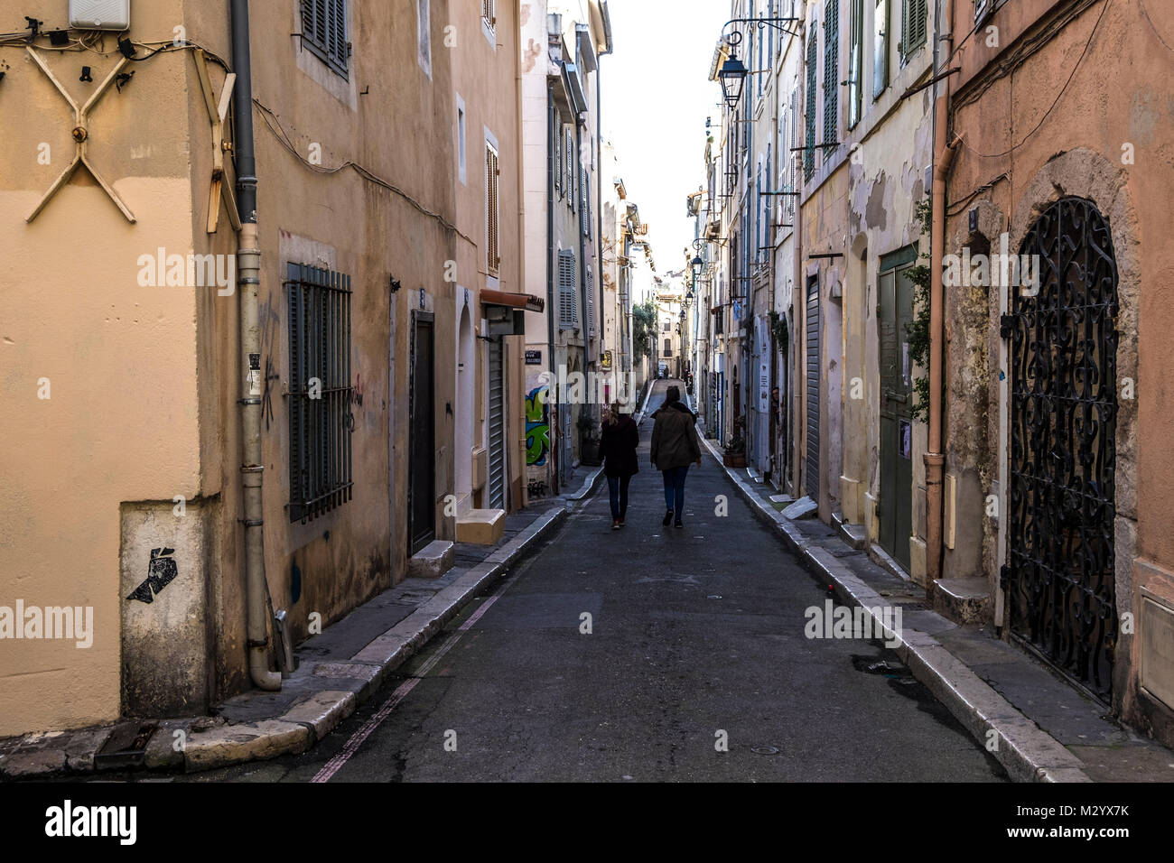 Le panier neighborhood in marseille hi-res stock photography and images ...