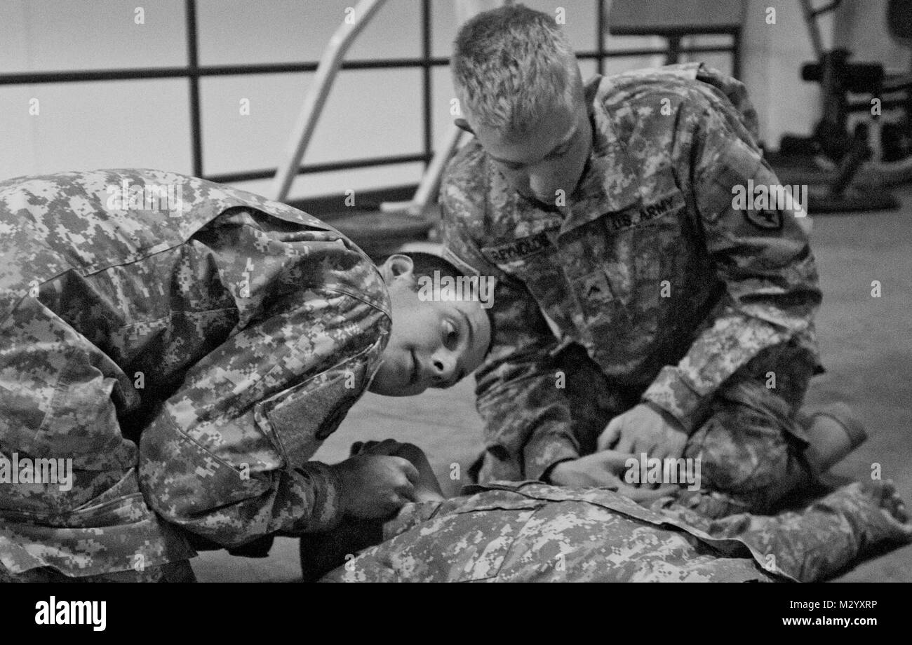 Army combat medic course Black and White Stock Photos & Images - Alamy