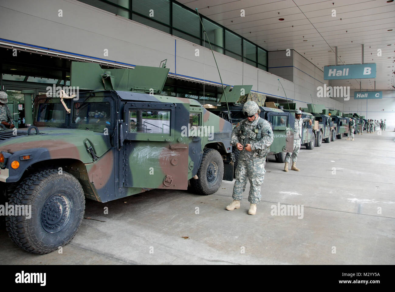 NEW ORLEANS - Soldiers from the Louisiana National Guard's 2nd Squadron ...