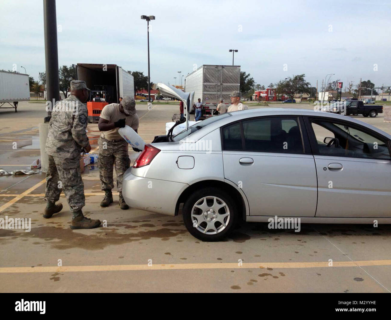 CHALMETTE La.- Airmen from the Louisiana National Guard's 214th ...