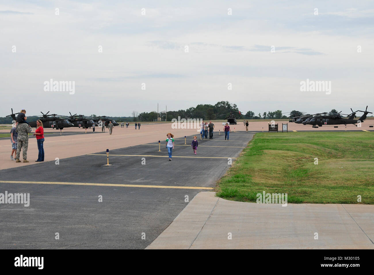 Members of Charlie Company, 2nd Battalion, 149th Aviation (GSAB) left ...