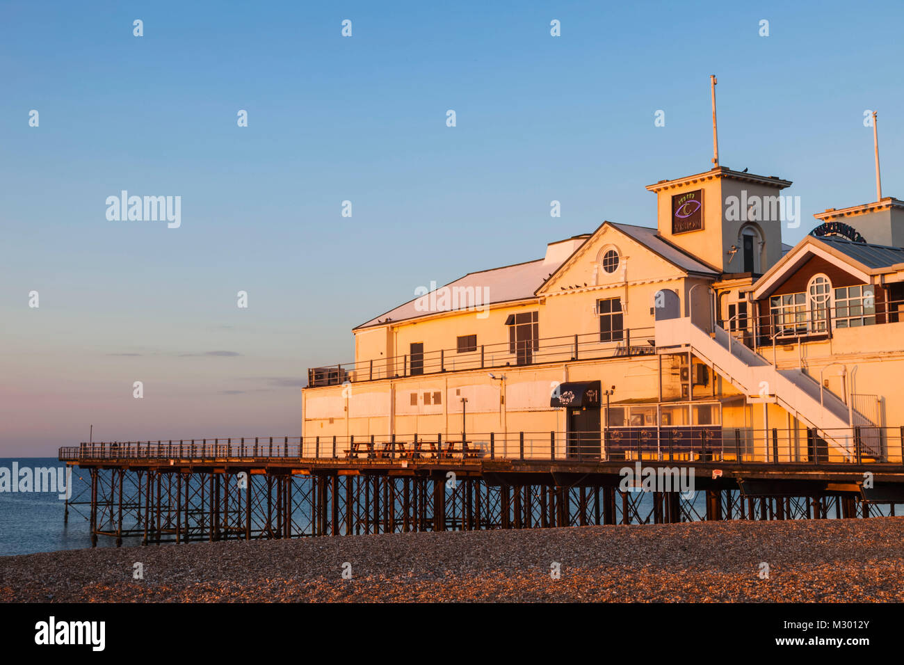 England, West Sussex, Bognor Regis, Bognor Regis Beach and Pier Stock ...