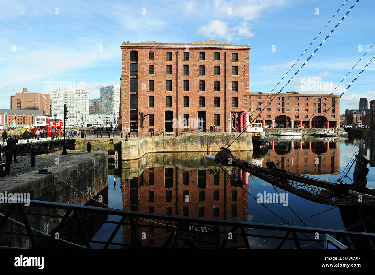 Pictures of Liverpool Stock Photo - Alamy