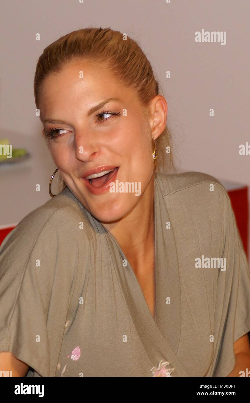 Sandy molling hi-res stock photography and images - Alamy