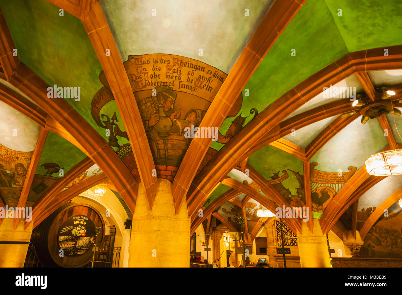 Ratskeller: Traditional Restaurant At Marienplatz In Munich – ORVBHC