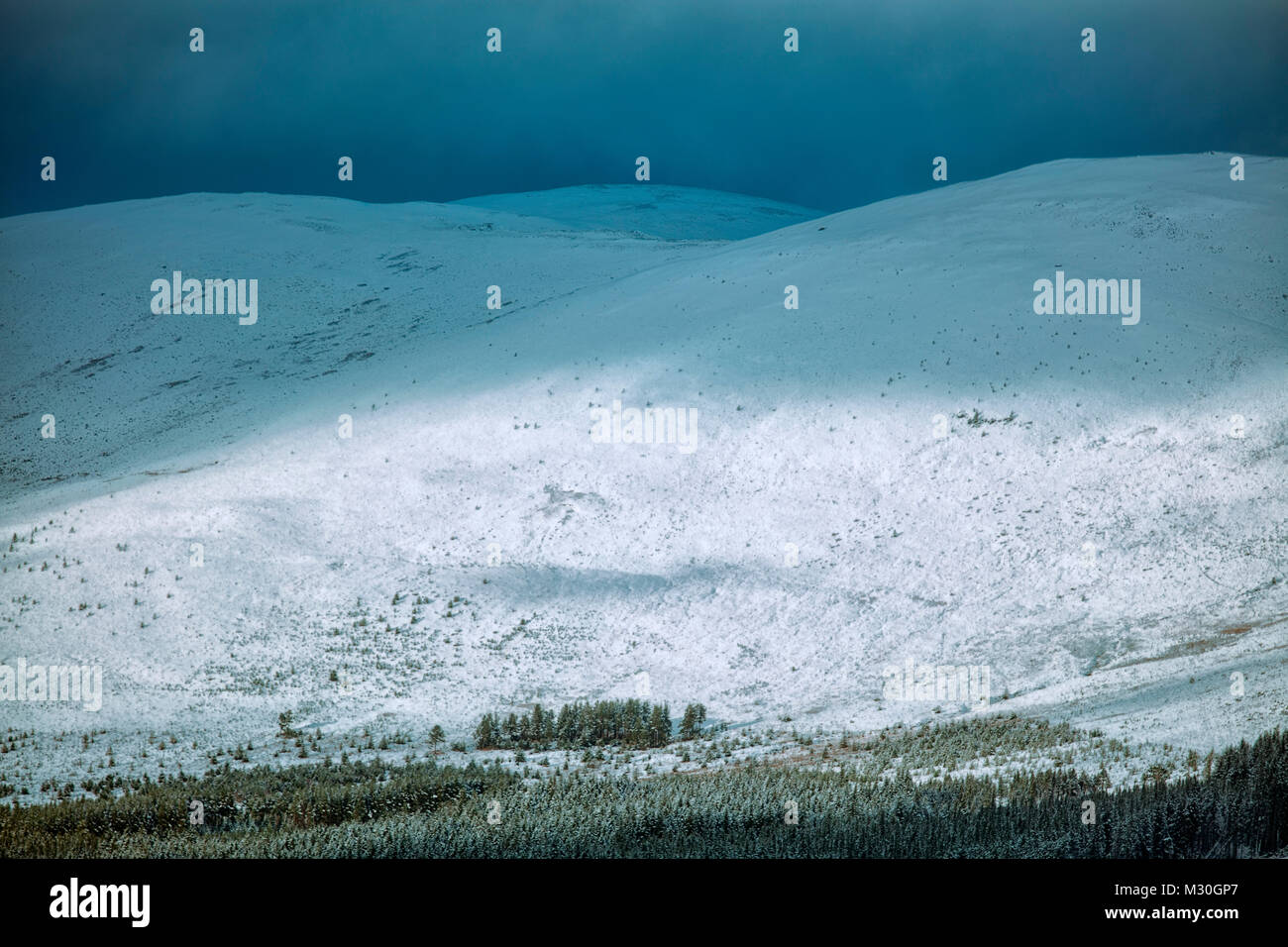 Snowy landscape in Scotland Stock Photo - Alamy