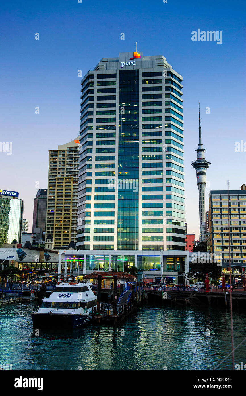 Auckland skyline evening hi-res stock photography and images - Alamy