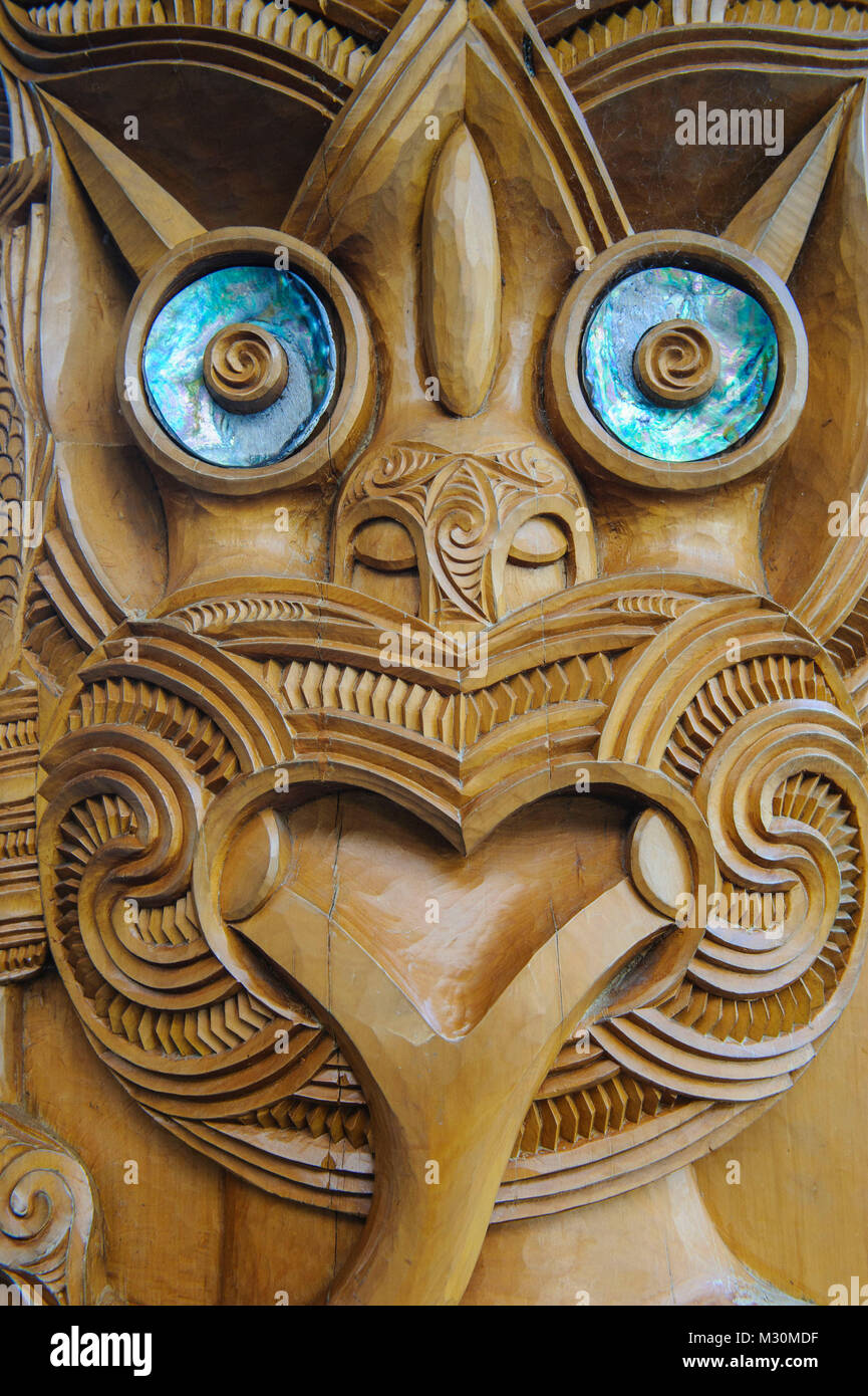 Maori mask new zealand hi-res stock photography and images - Alamy