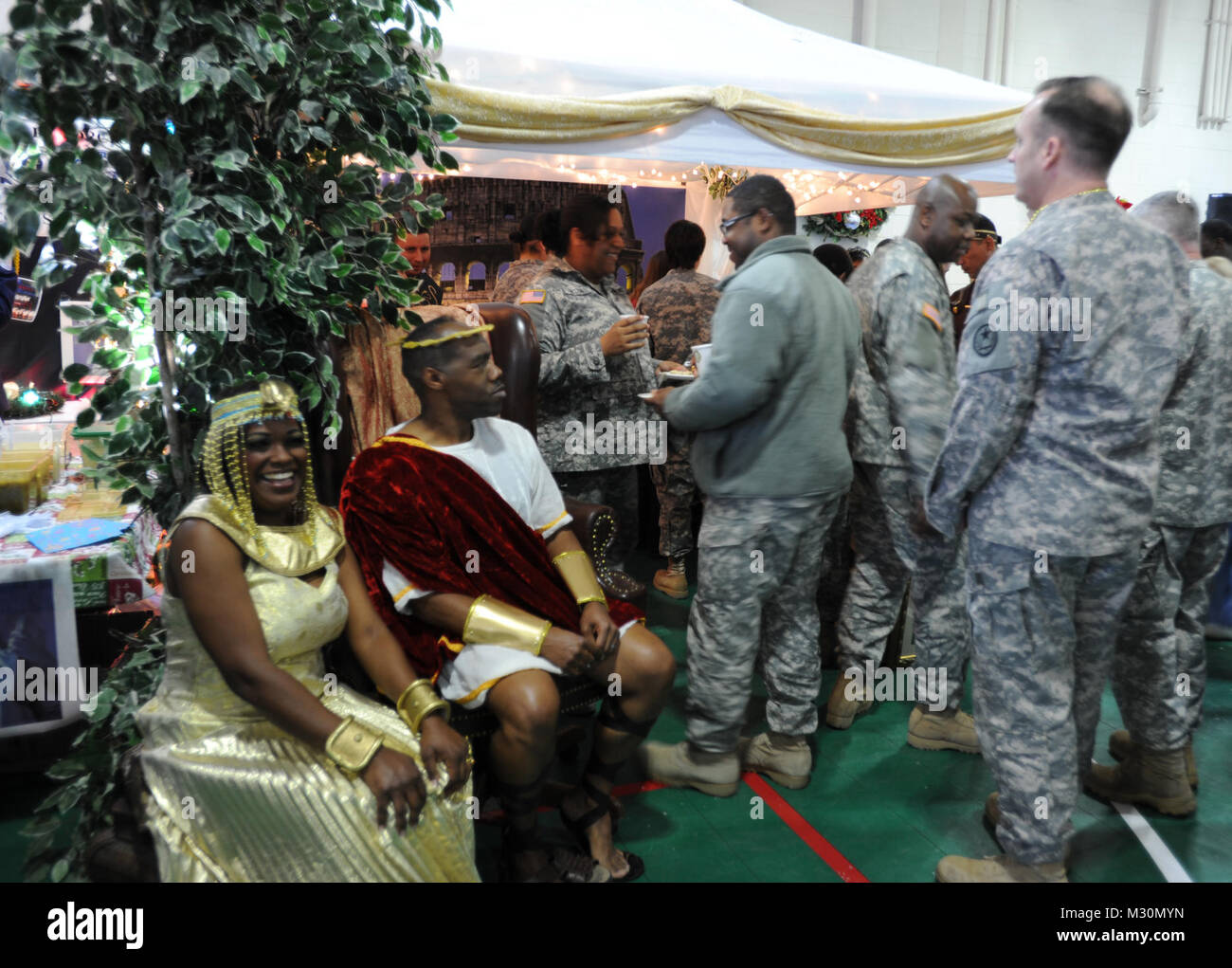 Caeser cleopatra hi-res stock photography and images - Alamy