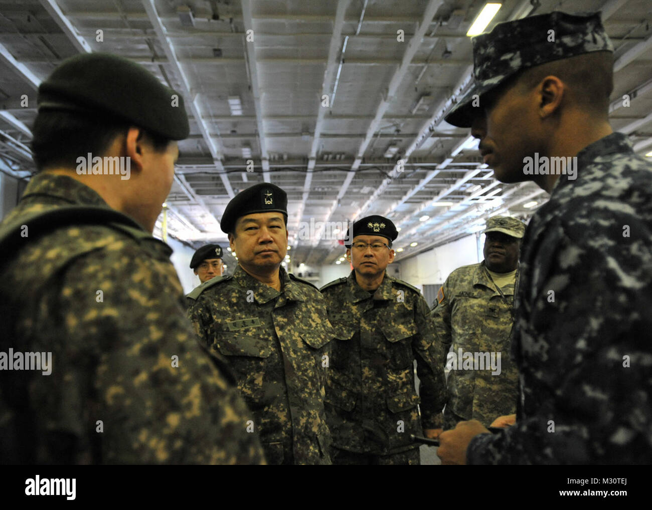 RoK - Brig. Gen. Kim tour the navigation bridge of the USS GW (CVN 73 ...