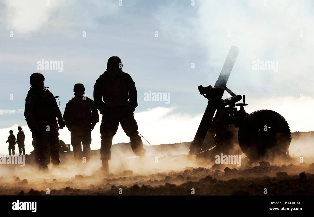 Firing mortars hi-res stock photography and images - Alamy