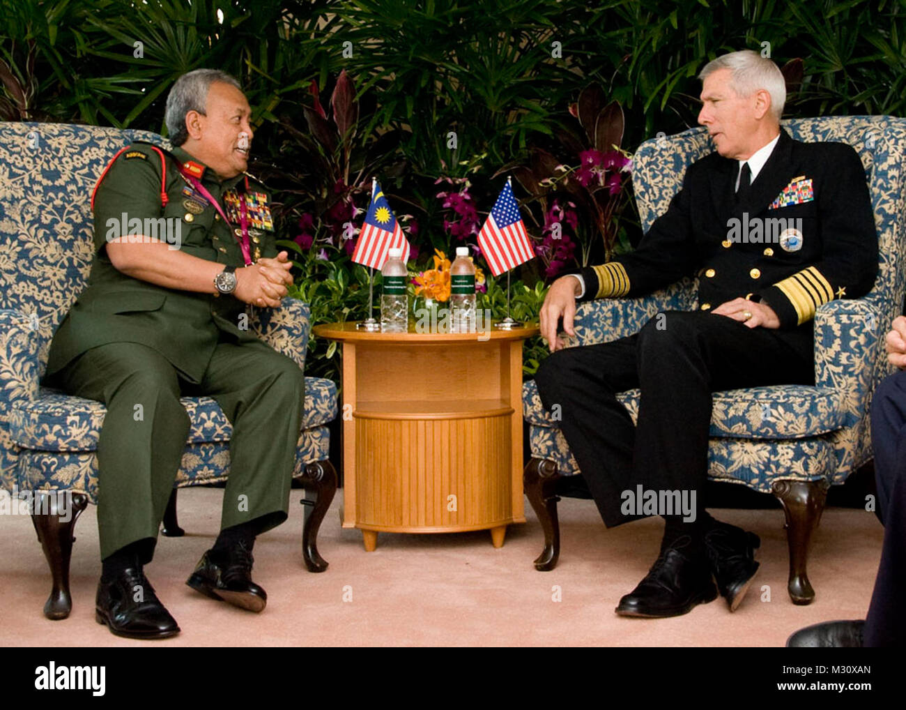 Admiral Locklear has Bi Lateral discussion with Malaysian Chief of ...