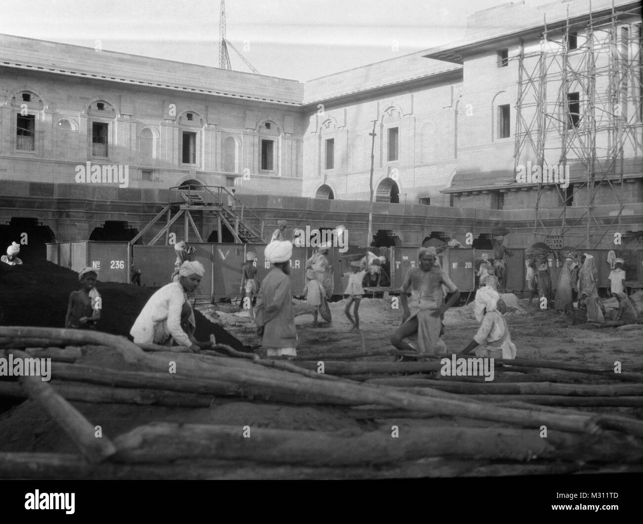 Permanent construction Black and White Stock Photos & Images - Alamy