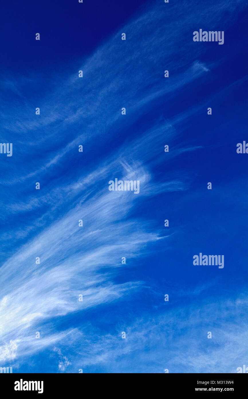 Mares tails clouds hi-res stock photography and images - Alamy