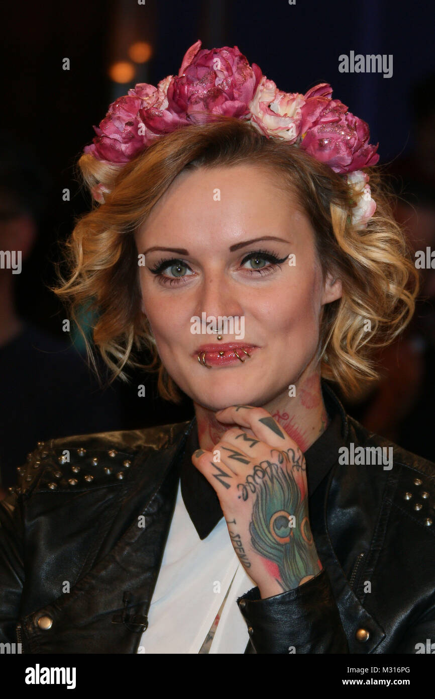 Jennifer Weist (Saengerin der Band "Jennifer Rostock"), Aufzeichnung ...