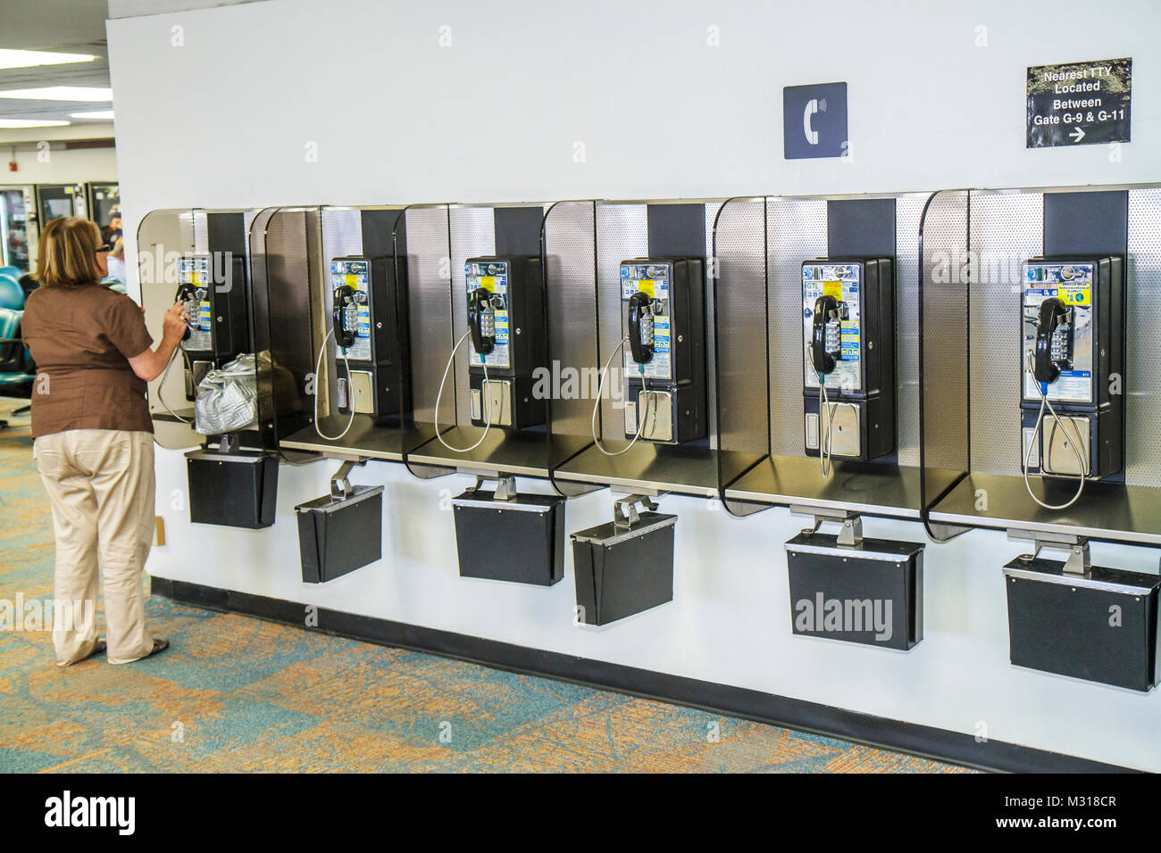 Airport Pay Phone Stock Photos & Airport Pay Phone Stock Images - Alamy