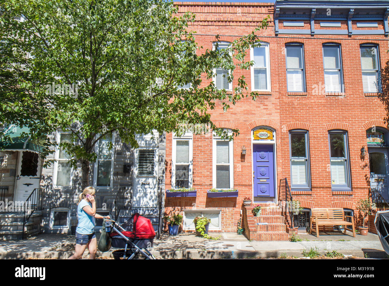 Baltimore brick houses in a row hi-res stock photography and images - Alamy