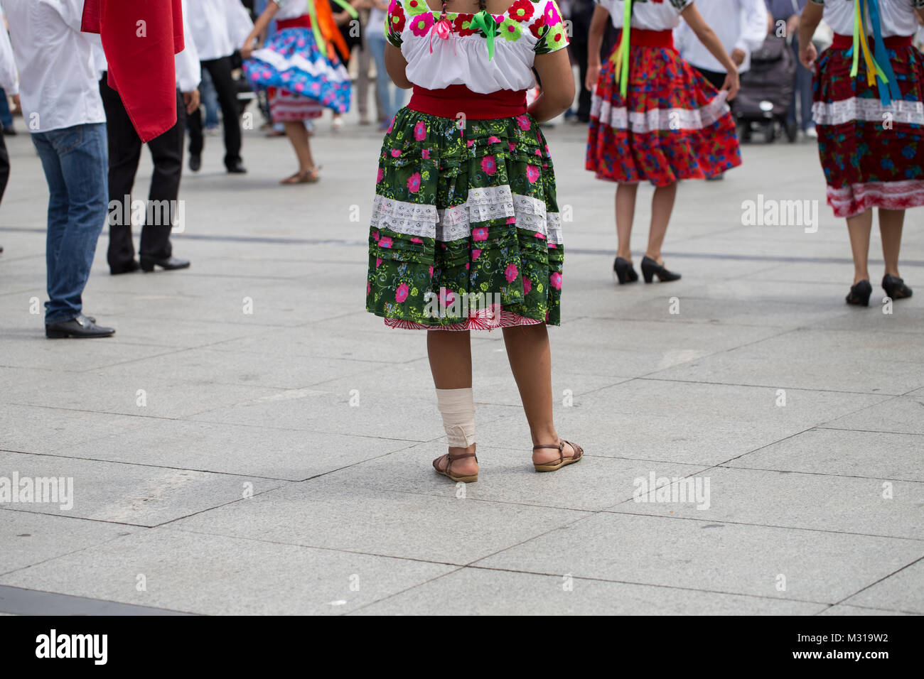 Mexican folk dance group Stock Photo - Alamy