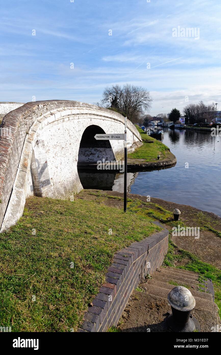 Paddington arm hi-res stock photography and images - Alamy