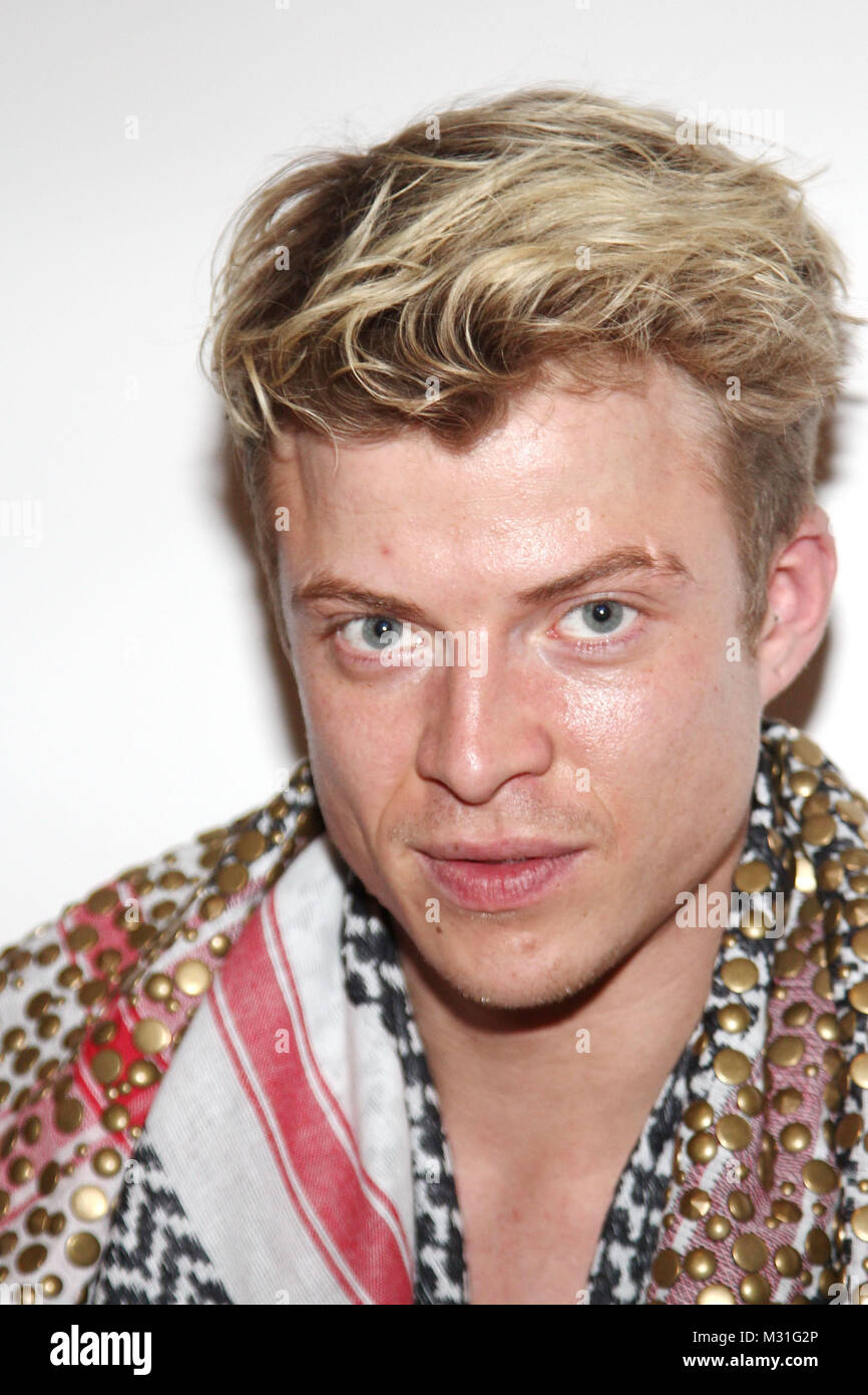 Pollin hi-res stock photography and images - Alamy