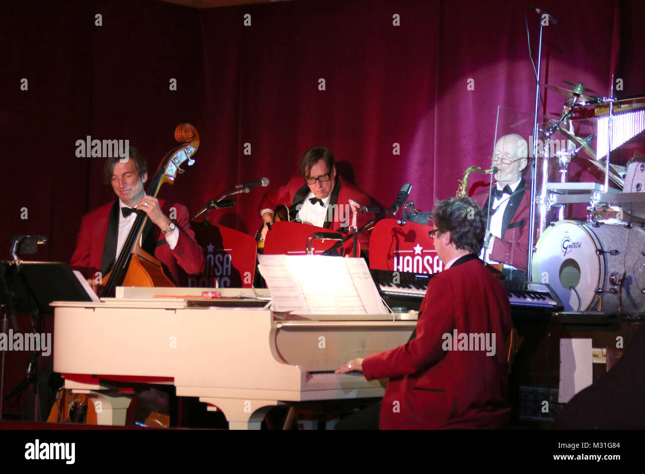 Variete im hansa theater hi-res stock photography and images - Alamy