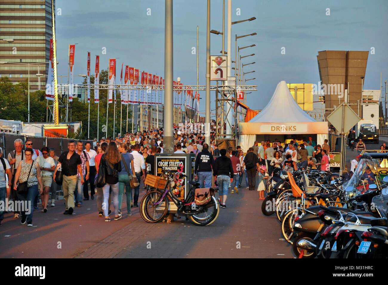 Crowded walking path hi-res stock photography and images - Alamy